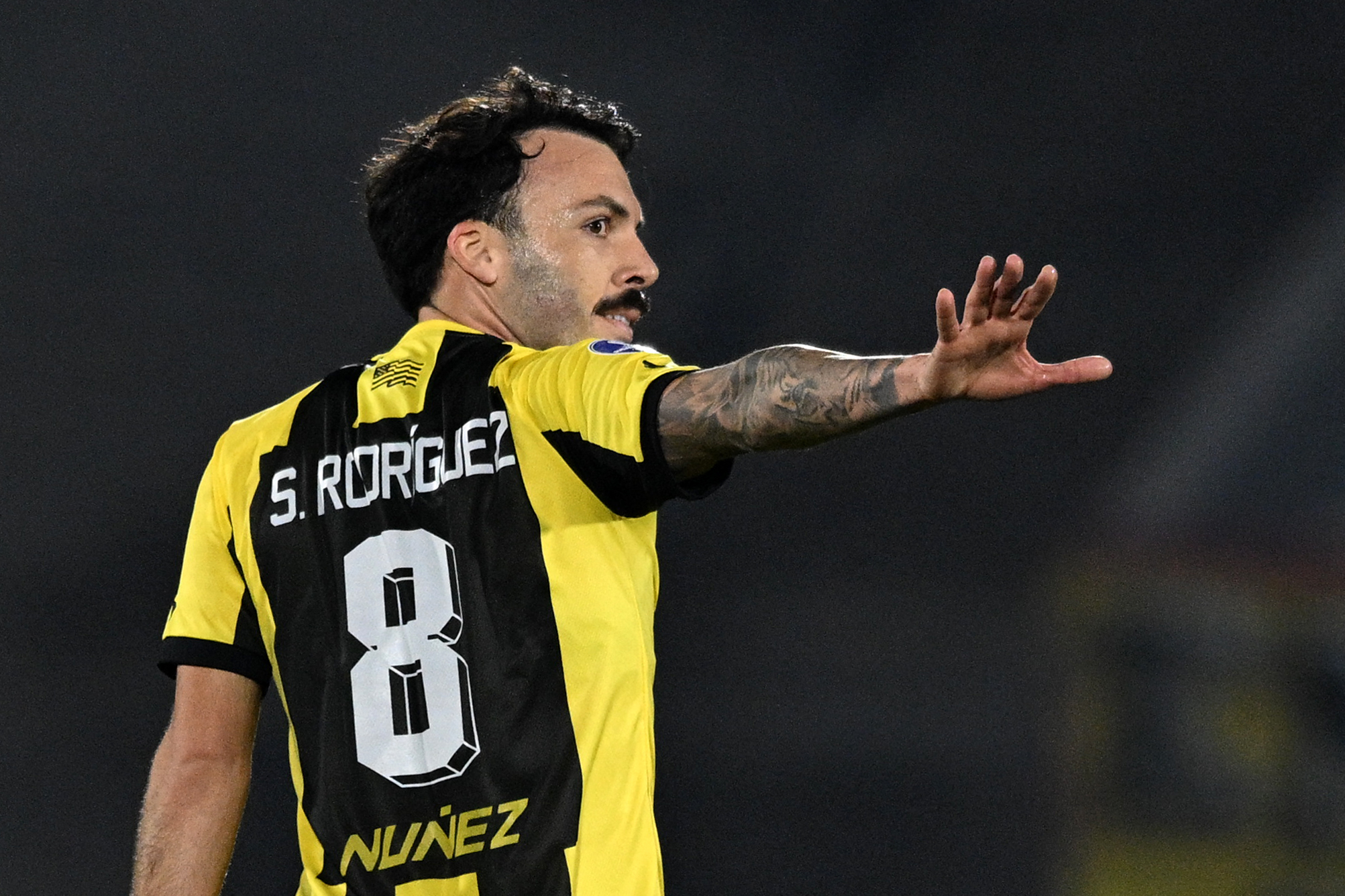 ¿Quién es Sebastián Rodríguez, el mejor volante del fútbol uruguayo que ...